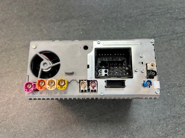 navirepcenter.de - Reparatur BMW NBT EVO I3 I01 "No Signal ...
